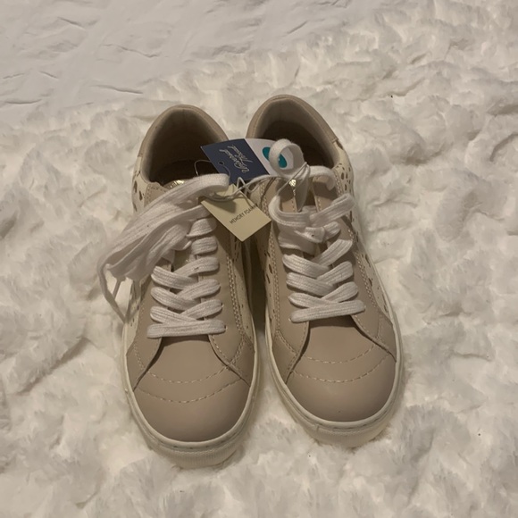 Universal Thread | Shoes | Universal Thread Sneakers | Poshmark